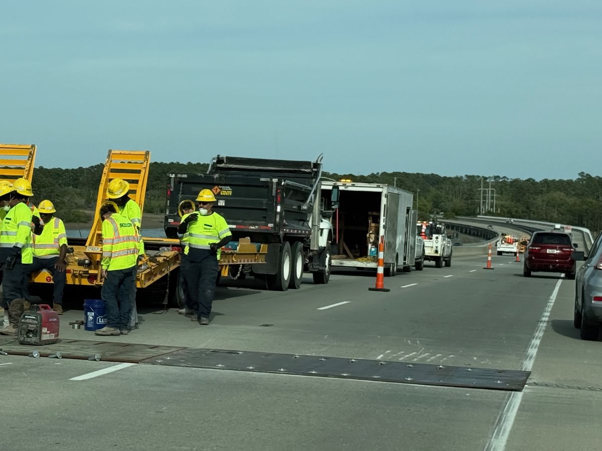 Truck damages McTeer Bridge, prompts emergency lane closures on U.S. 21 ...